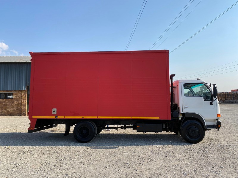 Buy 2011 Nissan Ud 40l- A F/c C/c - for sale In , | Zido Cars